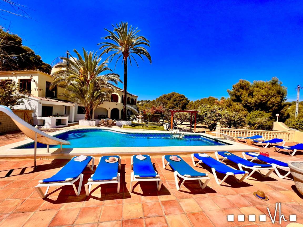 340 M² Villa ∙ 5 Bedrooms ∙ 10 Guests - Benissa