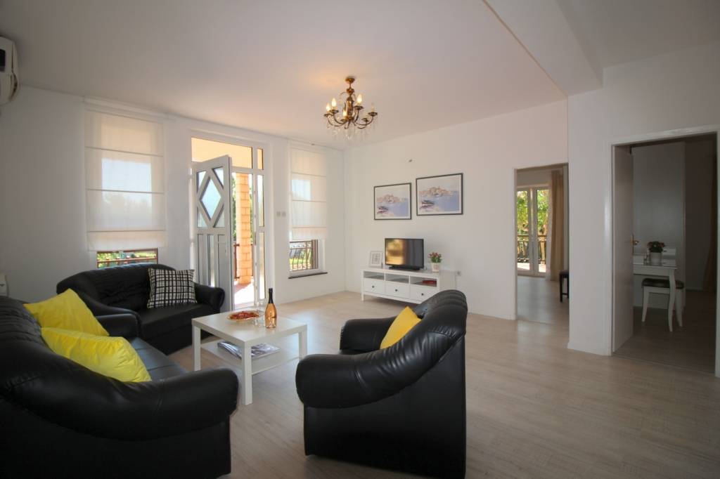 95 M² Apartment ∙ 3 Bedrooms ∙ 7 Guests - Poreč