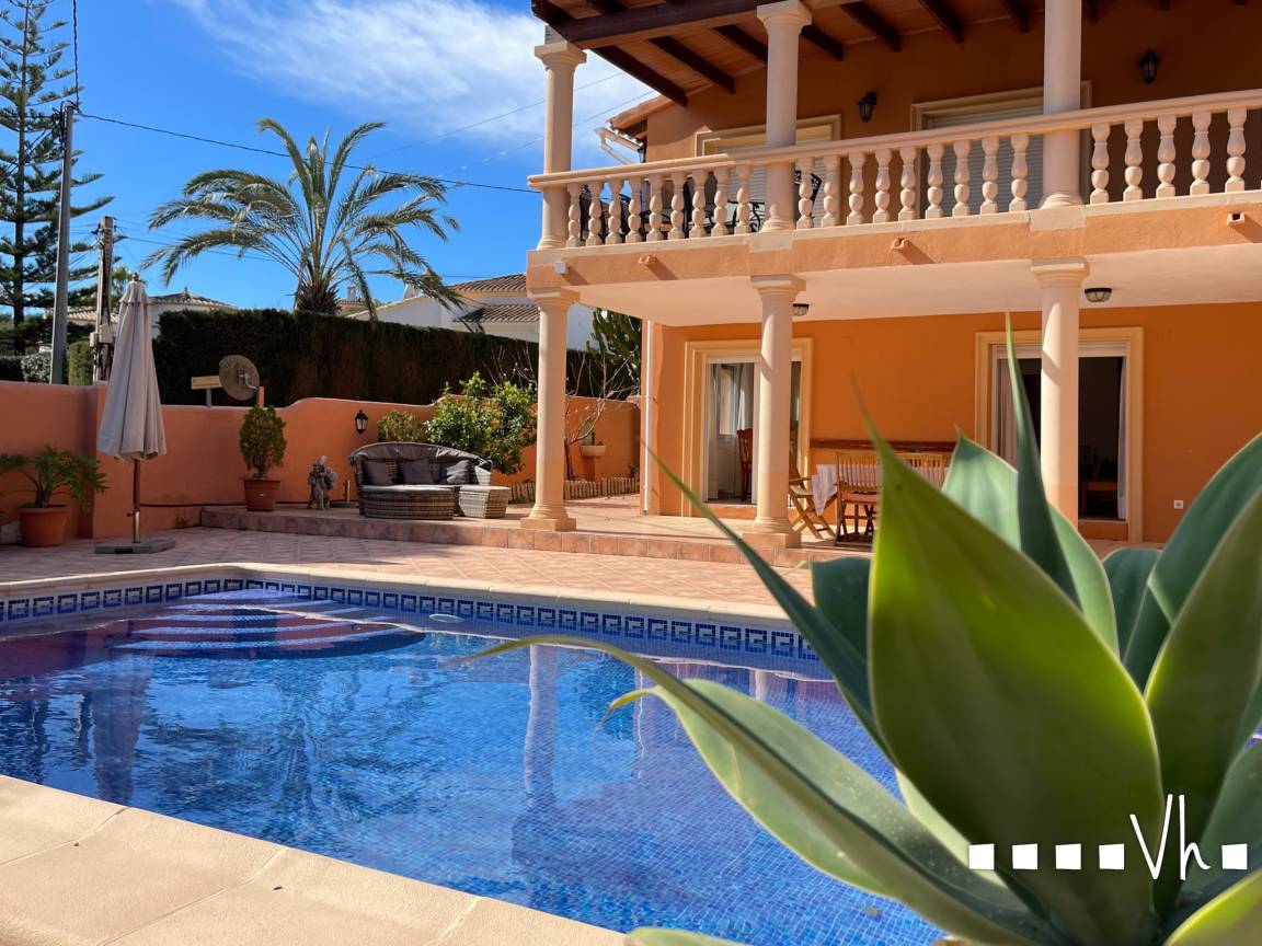 200 M² Villa ∙ 5 Schlafzimmer ∙ 10 Gäste - Moraira