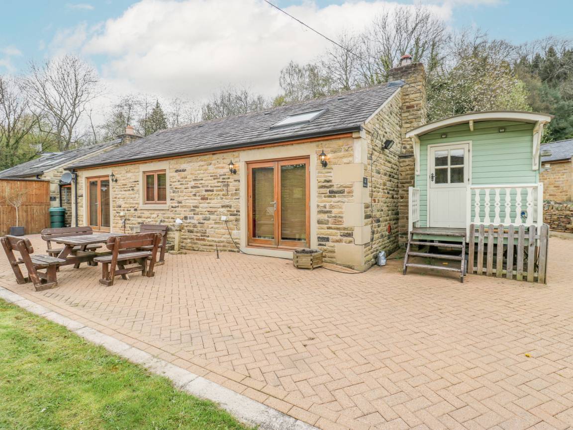 Cottage ∙ 3 Bedrooms ∙ 6 Guests - Barnsley