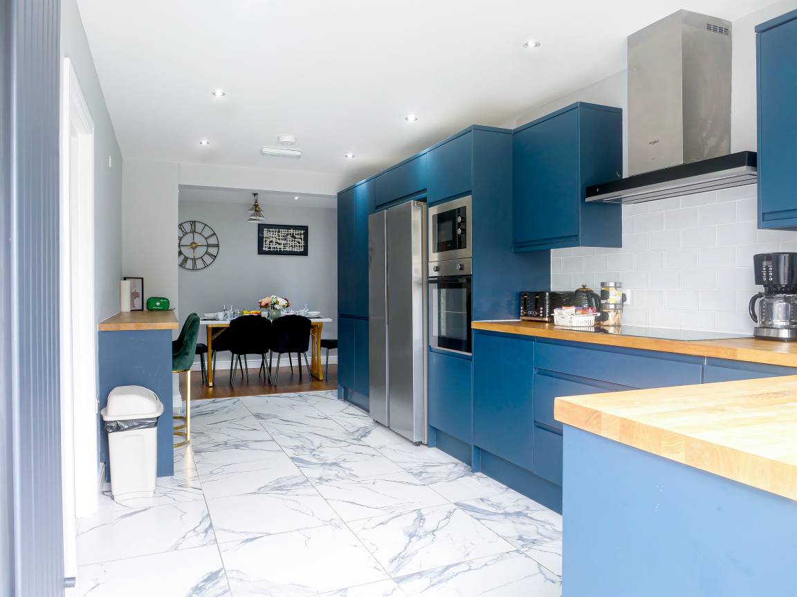452 M² House ∙ 6 Bedrooms ∙ 12 Guests - Dartford
