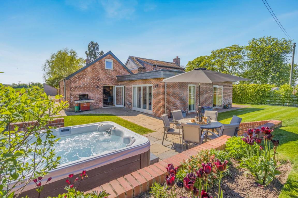 Cottage ∙ 3 Bedrooms ∙ 6 Guests - Hereford