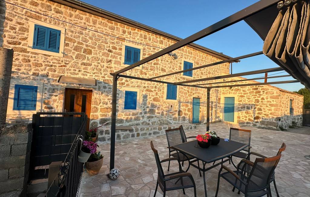 96 M² Villa ∙ 2 Bedrooms ∙ 5 Guests - Neum