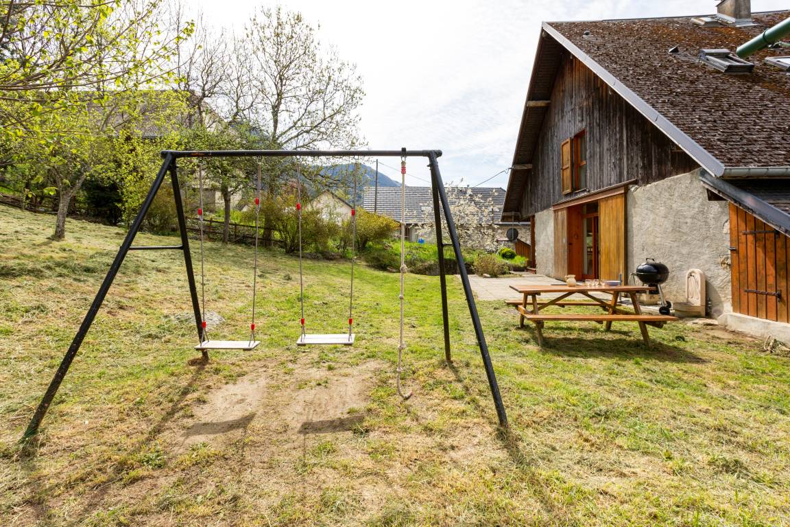 100 M² Cottage ∙ 4 Bedrooms ∙ 9 Guests - Alps