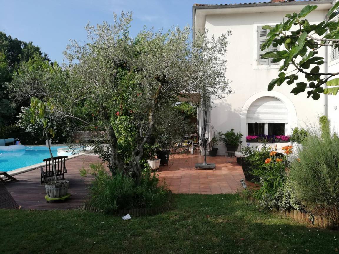 180 M² Gîte ∙ 3 Chambres ∙ 6 Personnes - Dax