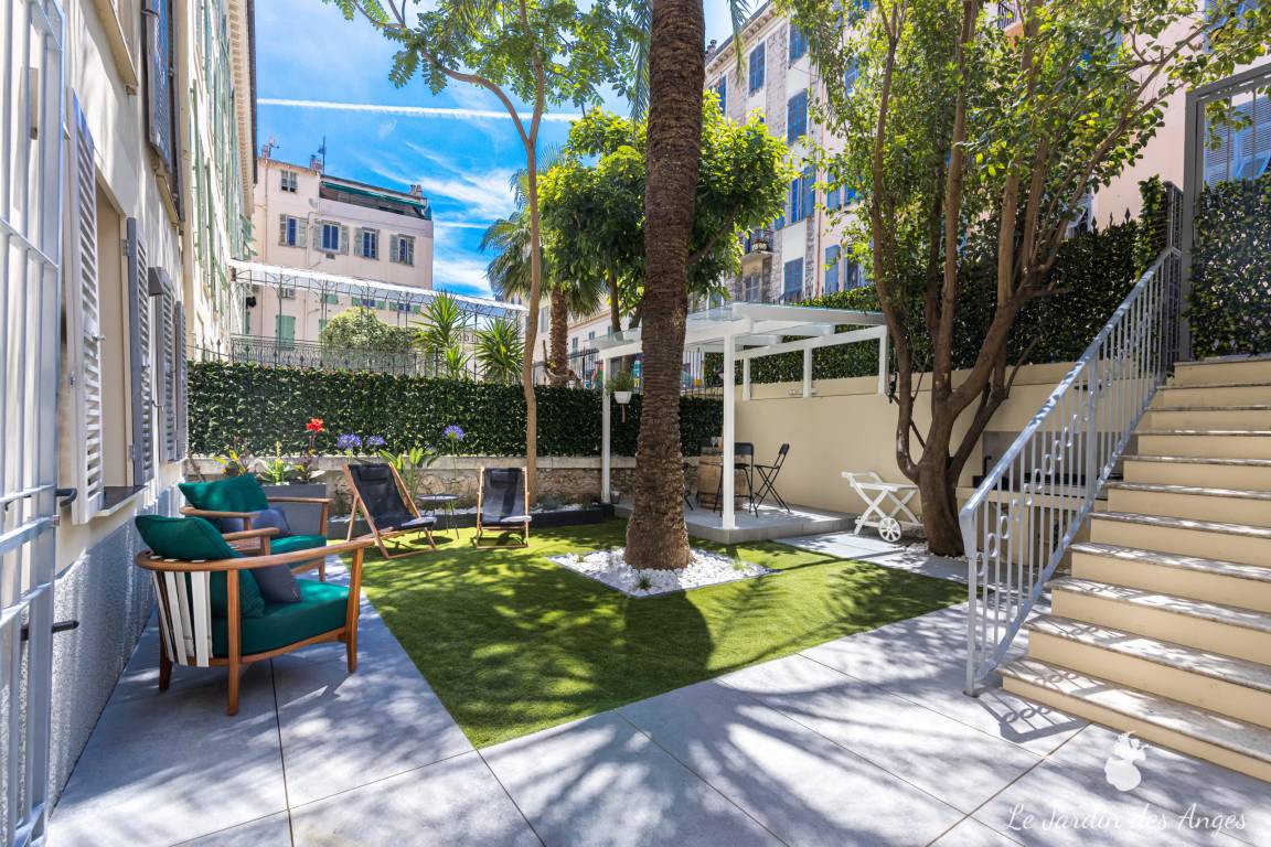 100 M² Appartement ∙ 3 Chambres ∙ 6 Personnes - Ibis Styles Nice Centre Port