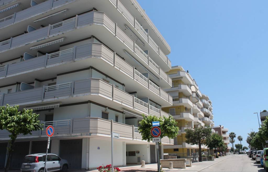 65 M² Apartamento ∙ 2 Habitaciones ∙ 6 Huéspedes - Alba Adriatica