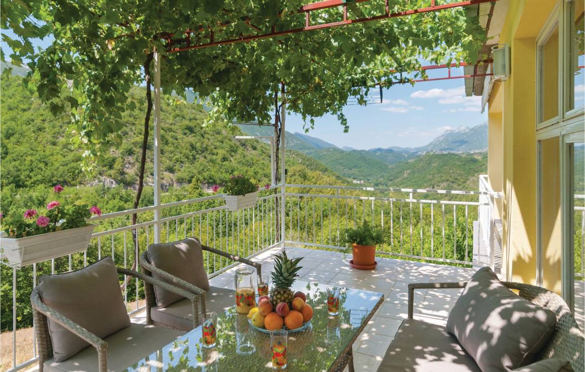 85 M² Ferienwohnung ∙ 2 Schlafzimmer ∙ 5 Gäste - Mimice