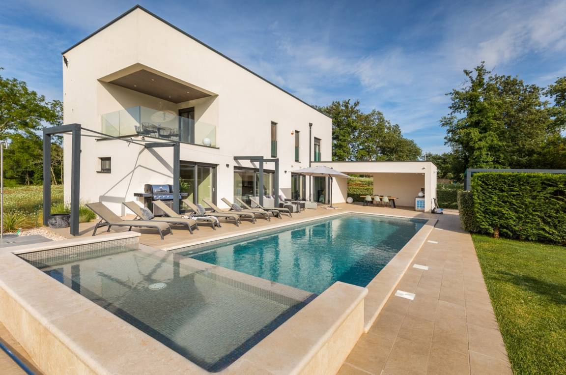 175 M² Villa ∙ 4 Habitaciones ∙ 8 Huéspedes - Rovinj
