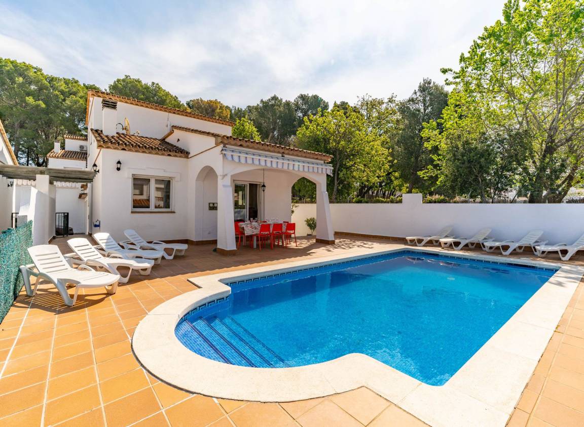 156 M² Villa ∙ 3 Habitaciones ∙ 8 Huéspedes - La Escala
