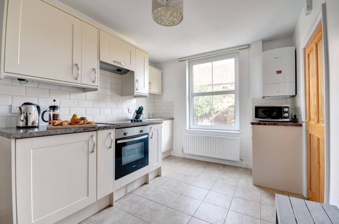 Cottage ∙ 4 Bedrooms ∙ 6 Guests - Robin Hood's Bay