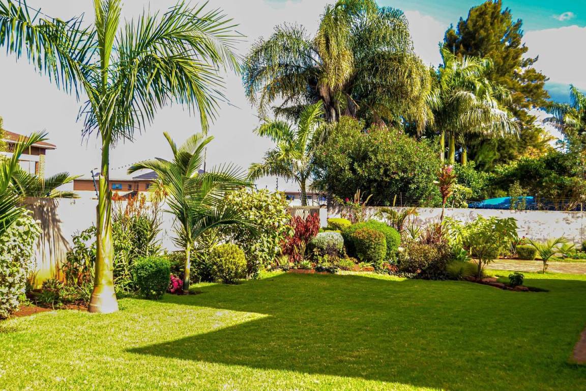 400 M² Villa ∙ 4 Bedrooms ∙ 8 Guests - Harare