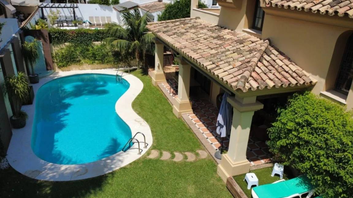 Villa ∙ 4 Bedrooms ∙ 8 Guests - Marbella