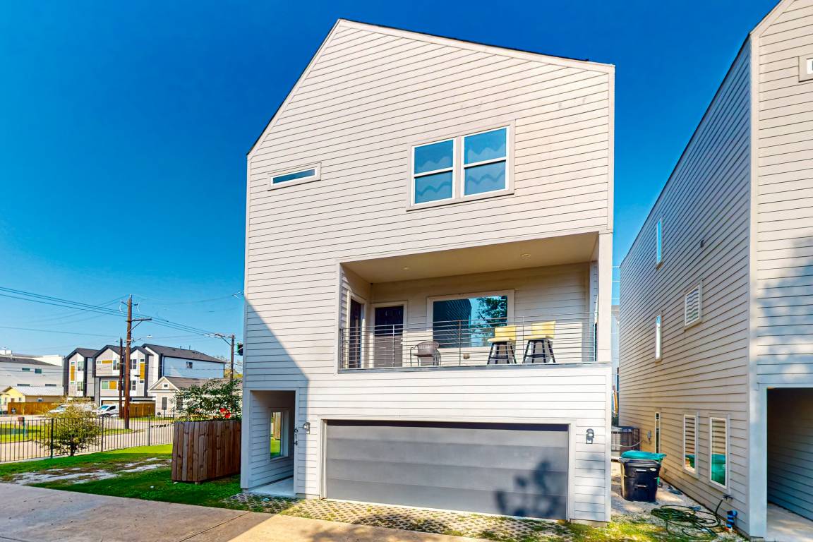 219 M² House ∙ 3 Bedrooms ∙ 8 Guests - Houston, TX