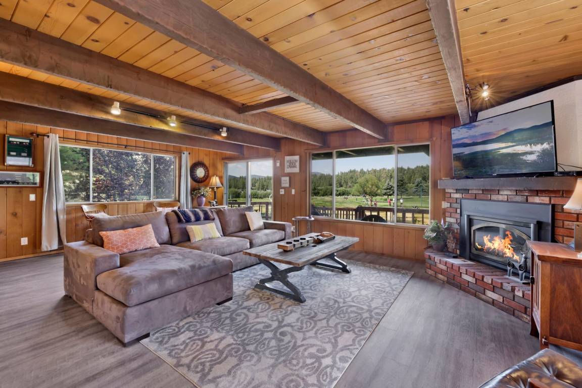 181 M² Cabin ∙ 3 Bedrooms ∙ 8 Guests - Big Bear Lake