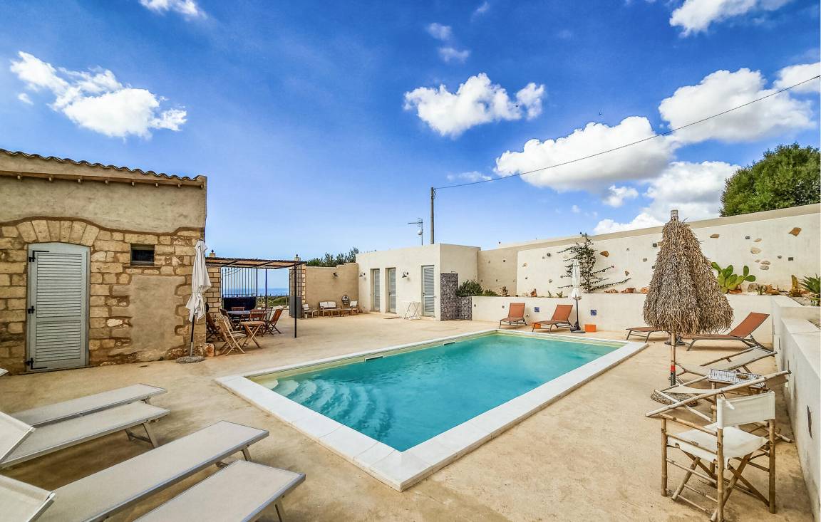 280 M² Huis ∙ 5 Slaapkamers ∙ 11 Gasten - Menfi