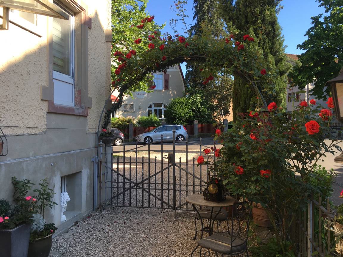 70 M² Apartment ∙ 1 Bedroom ∙ 5 Guests - Konstanz, Deutschland