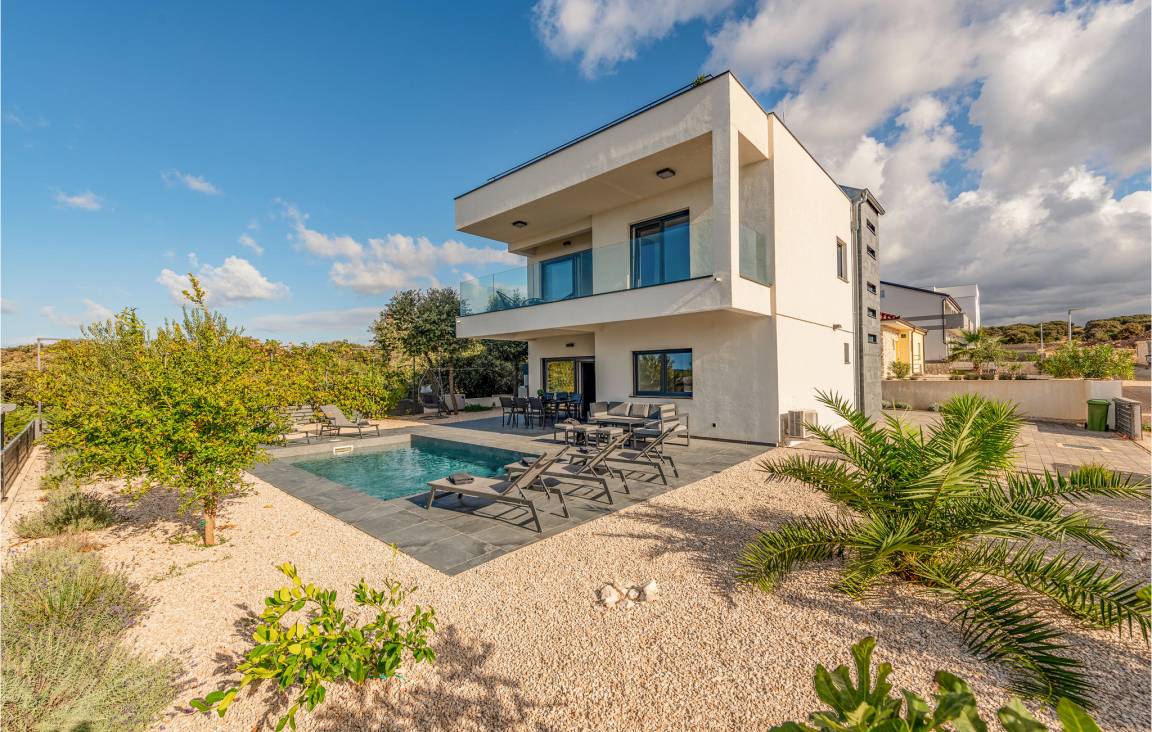 105 M² House ∙ 4 Bedrooms ∙ 8 Guests - Pag