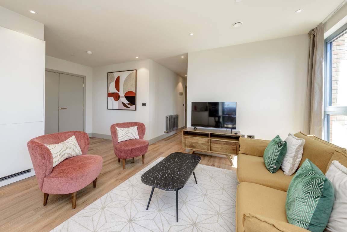 98 M² Apartment ∙ 3 Bedrooms ∙ 5 Guests - Enfield