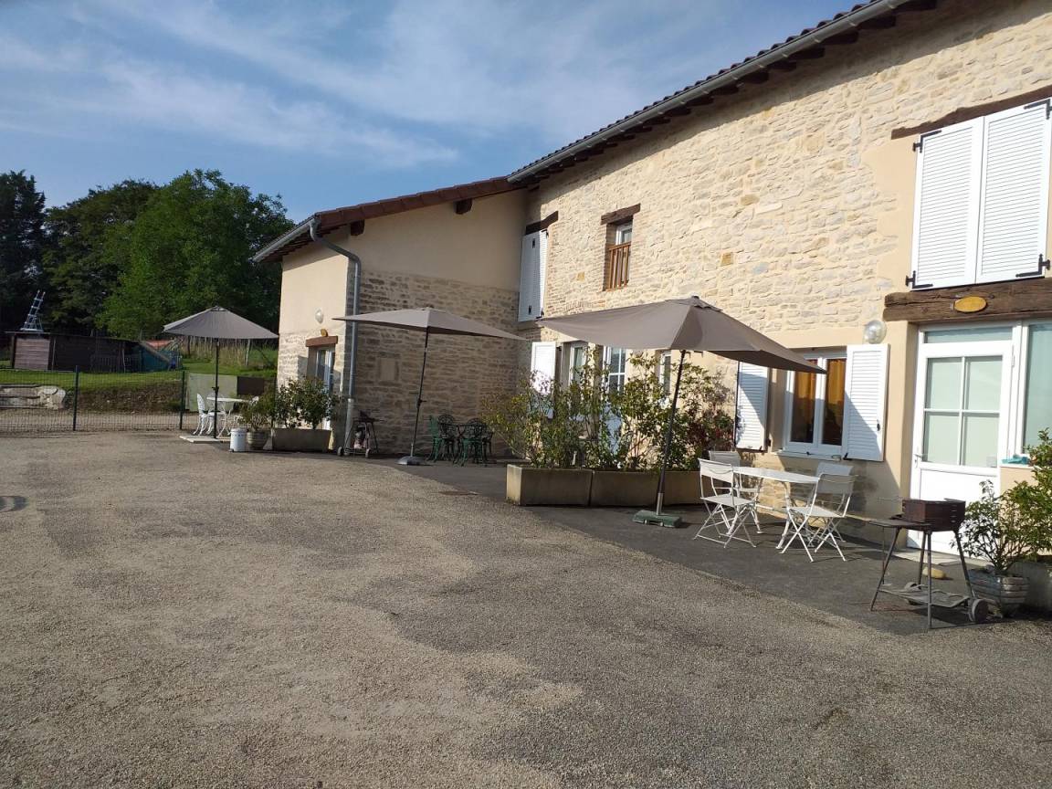 58 M² Gîte ∙ 2 Chambres ∙ 6 Personnes - Ain