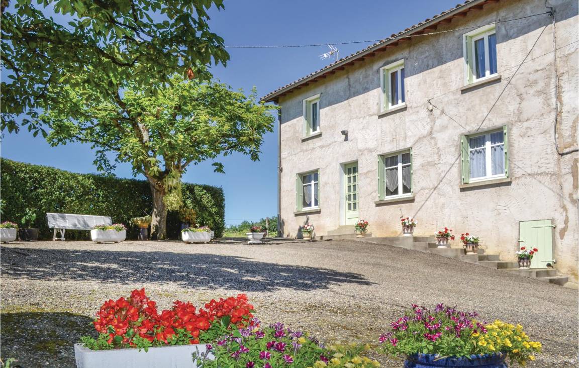 87 M² Duplex ∙ 2 Chambres ∙ 6 Personnes - Moissac