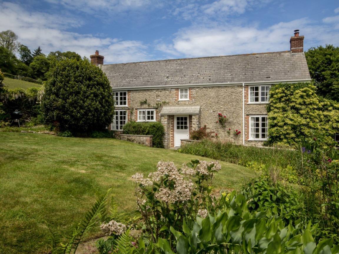 Cottage ∙ 4 Bedrooms ∙ 9 Guests - Charmouth