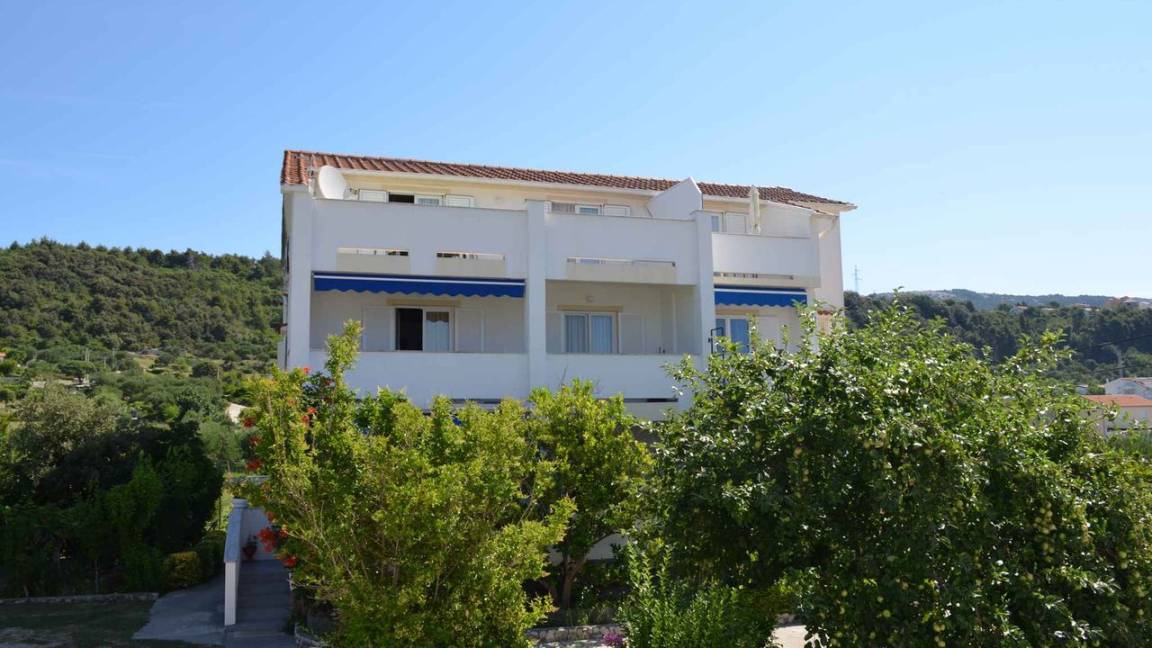 70 M² Apartment ∙ 2 Bedrooms ∙ 4 Guests - Rab