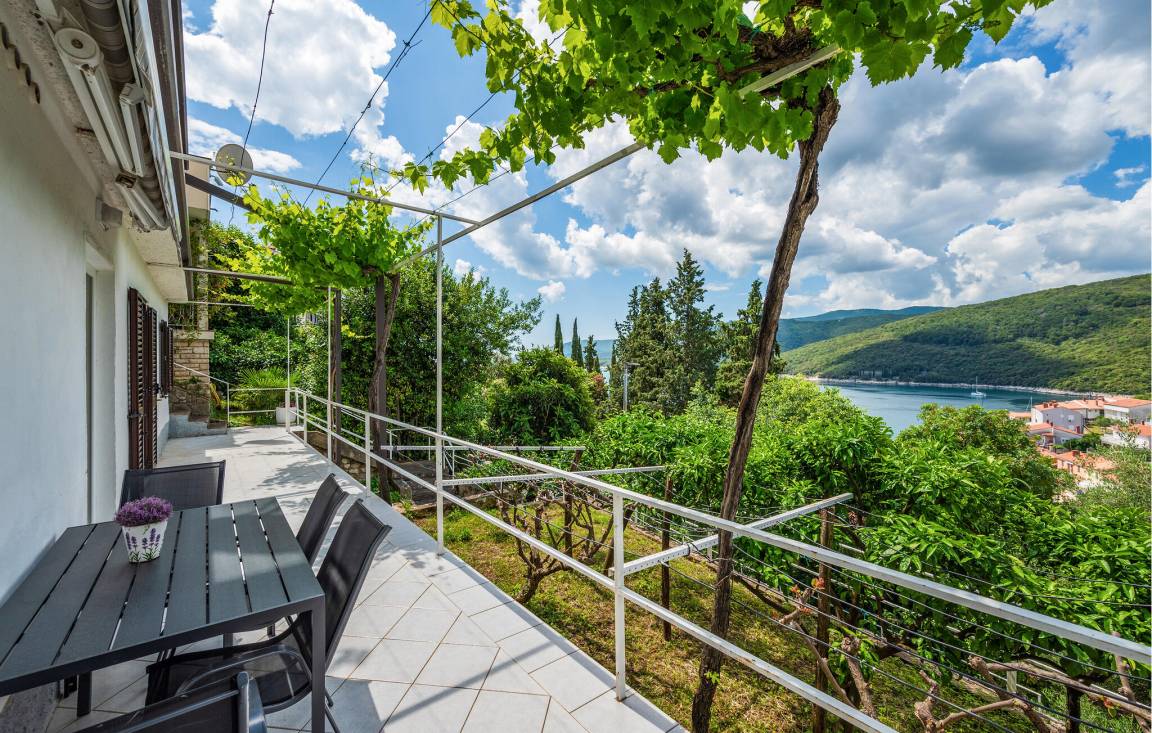 60 M² Apartment ∙ 3 Bedrooms ∙ 5 Guests - Labin