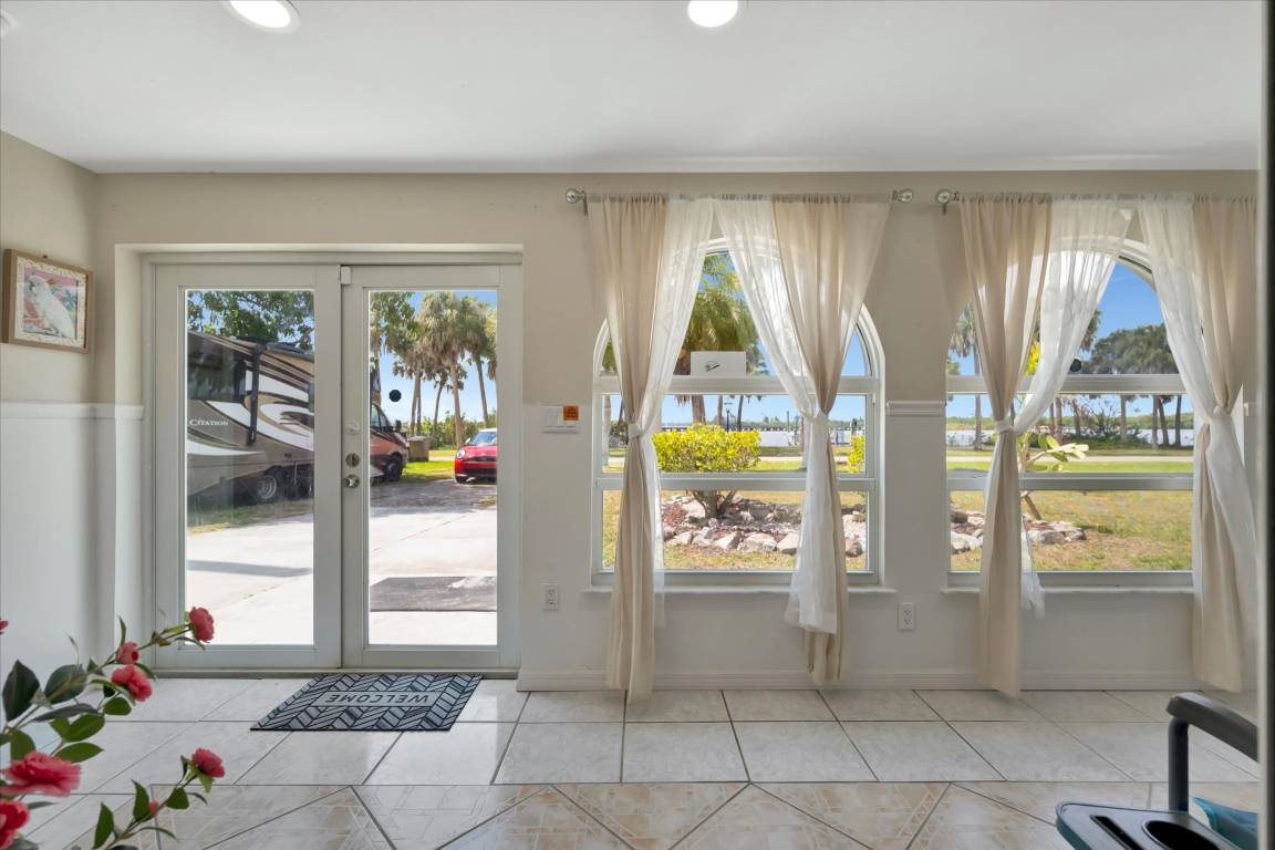 House ∙ 3 Bedrooms ∙ 8 Guests - Fort Myers, FL