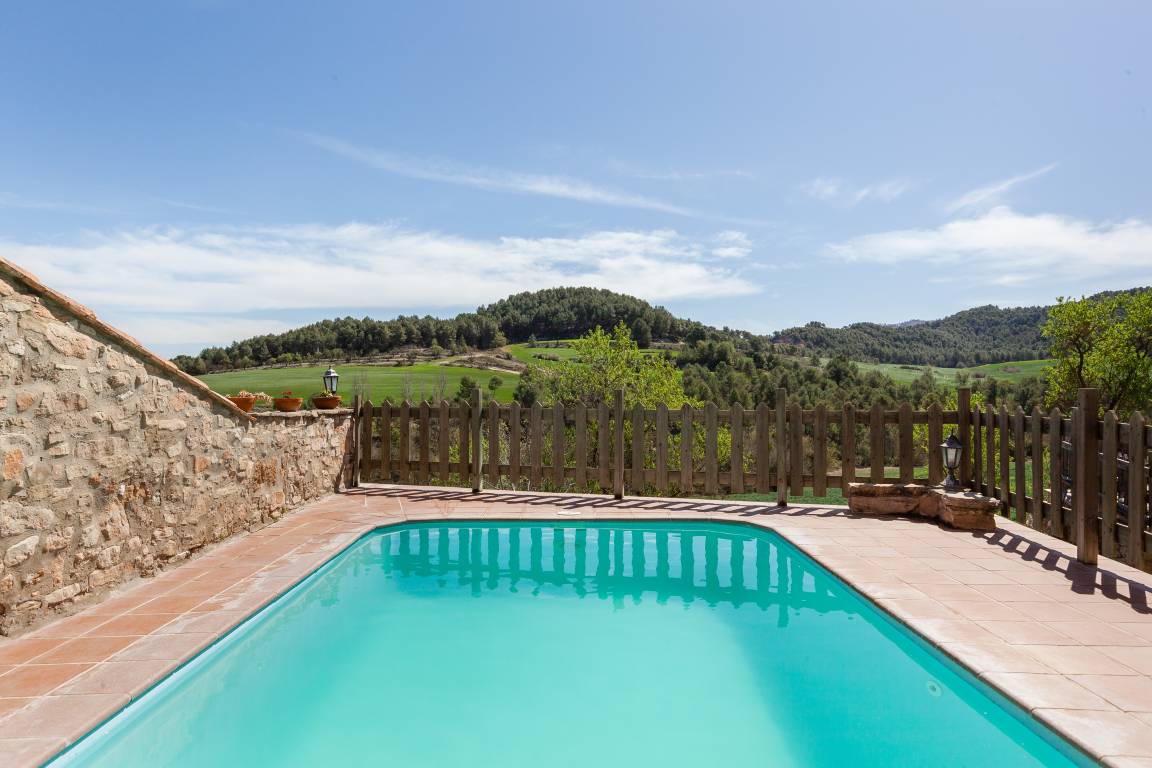 200 M² Casa ∙ 6 Habitaciones ∙ 12 Huéspedes - Igualada