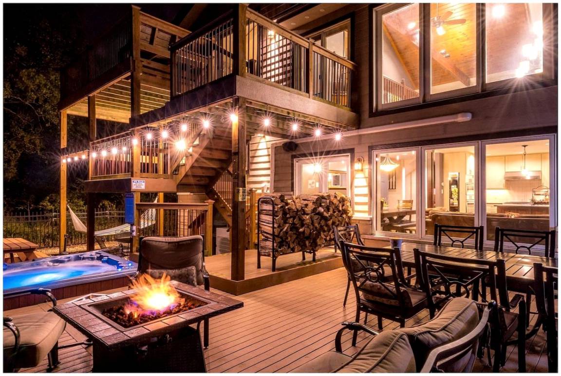 Villa ∙ 4 Bedrooms ∙ 18 Guests - Gary, IN