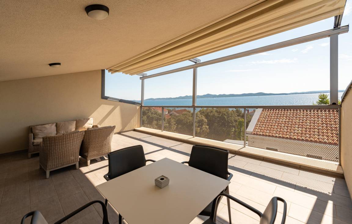 128 M² Apartment ∙ 2 Bedrooms ∙ 4 Guests - Nin