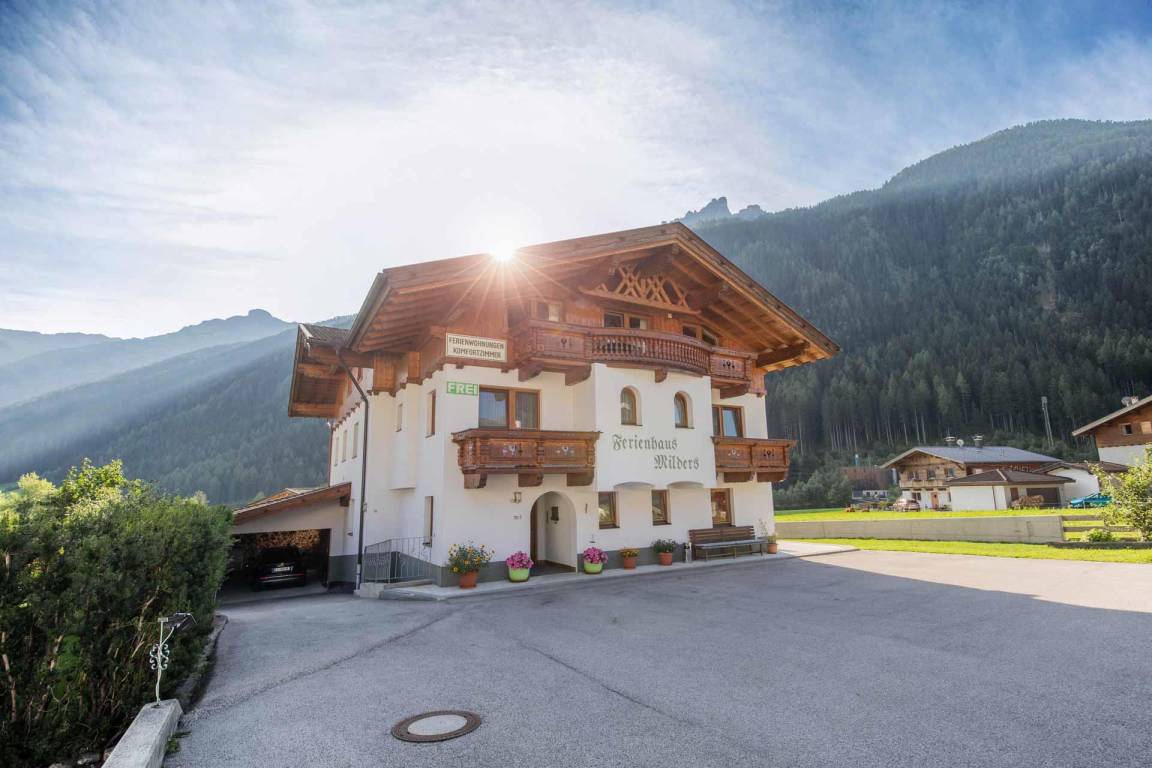 70 M² Ferienwohnung ∙ 2 Schlafzimmer ∙ 6 Gäste - Neustift im Stubaital