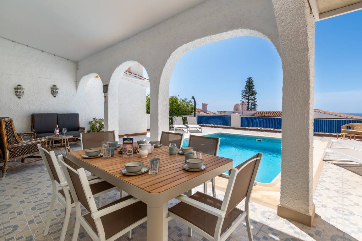 150 M² Villa ∙ 3 Schlafzimmer ∙ 6 Gäste - Nerja