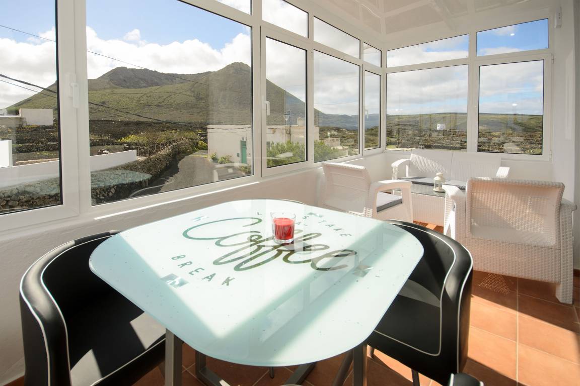 50 M² Ferienwohnung ∙ 2 Schlafzimmer ∙ 6 Gäste - La Graciosa