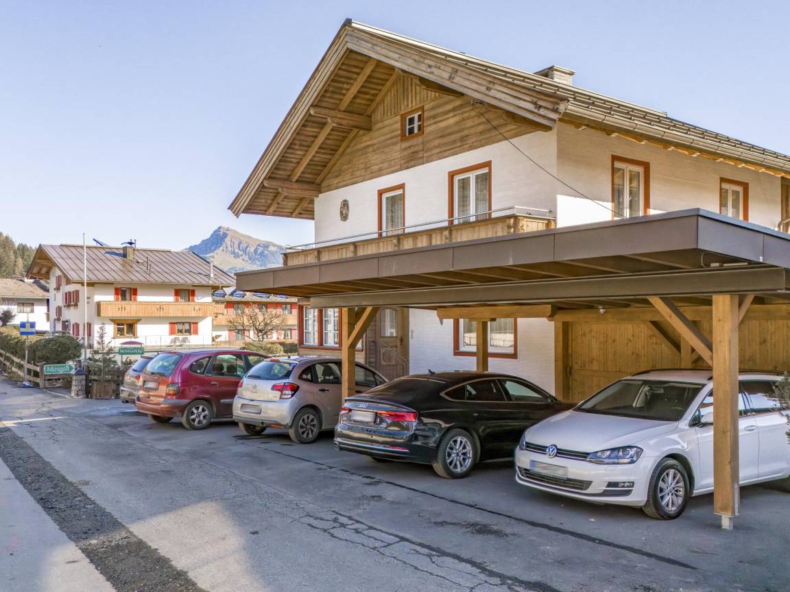 140 M² Chalet ∙ 4 Bedrooms ∙ 16 Guests - Brixen im Thale