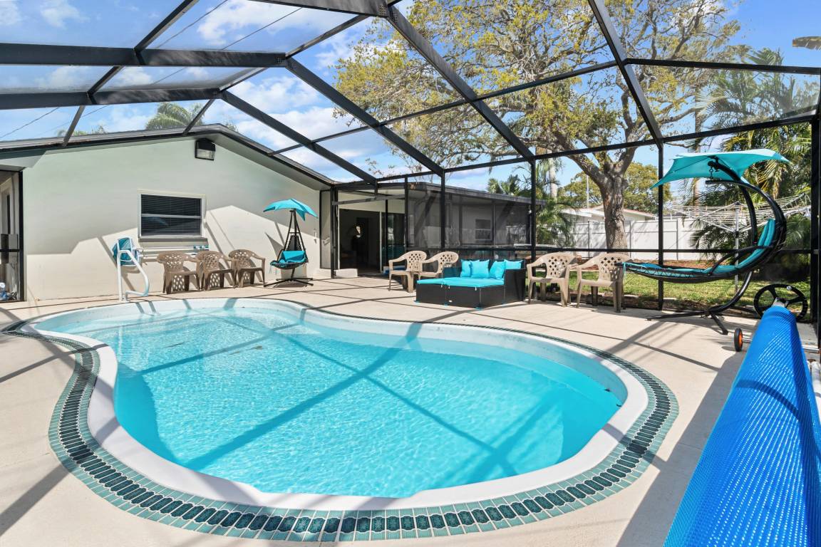 163 M² House ∙ 3 Bedrooms ∙ 16 Guests - Tampa Bay, FL