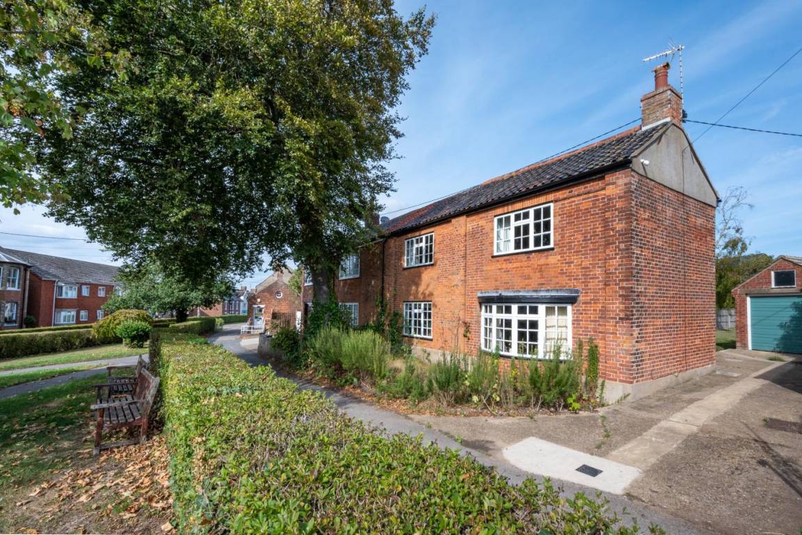 Cottage ∙ 3 Bedrooms ∙ 6 Guests - Southwold