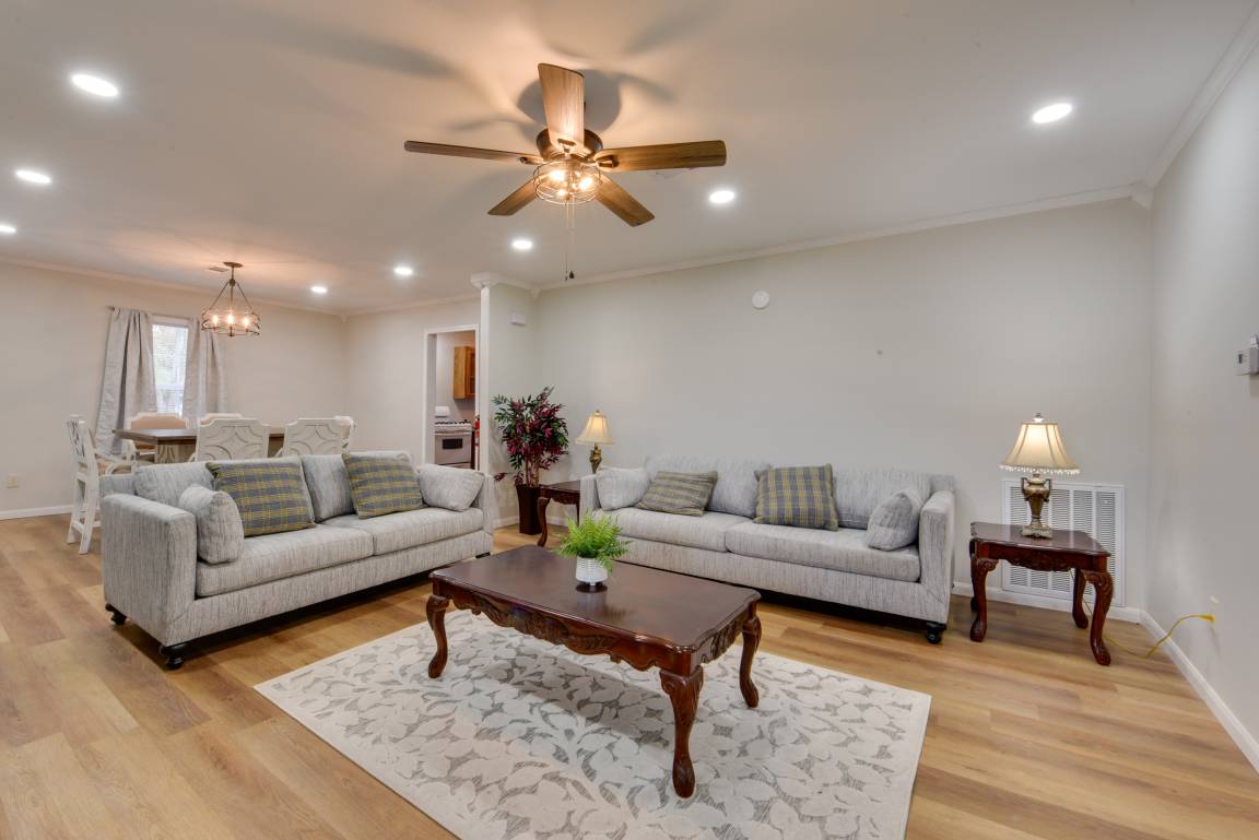 111 M² House ∙ 3 Bedrooms ∙ 7 Guests - Lake Charles, LA