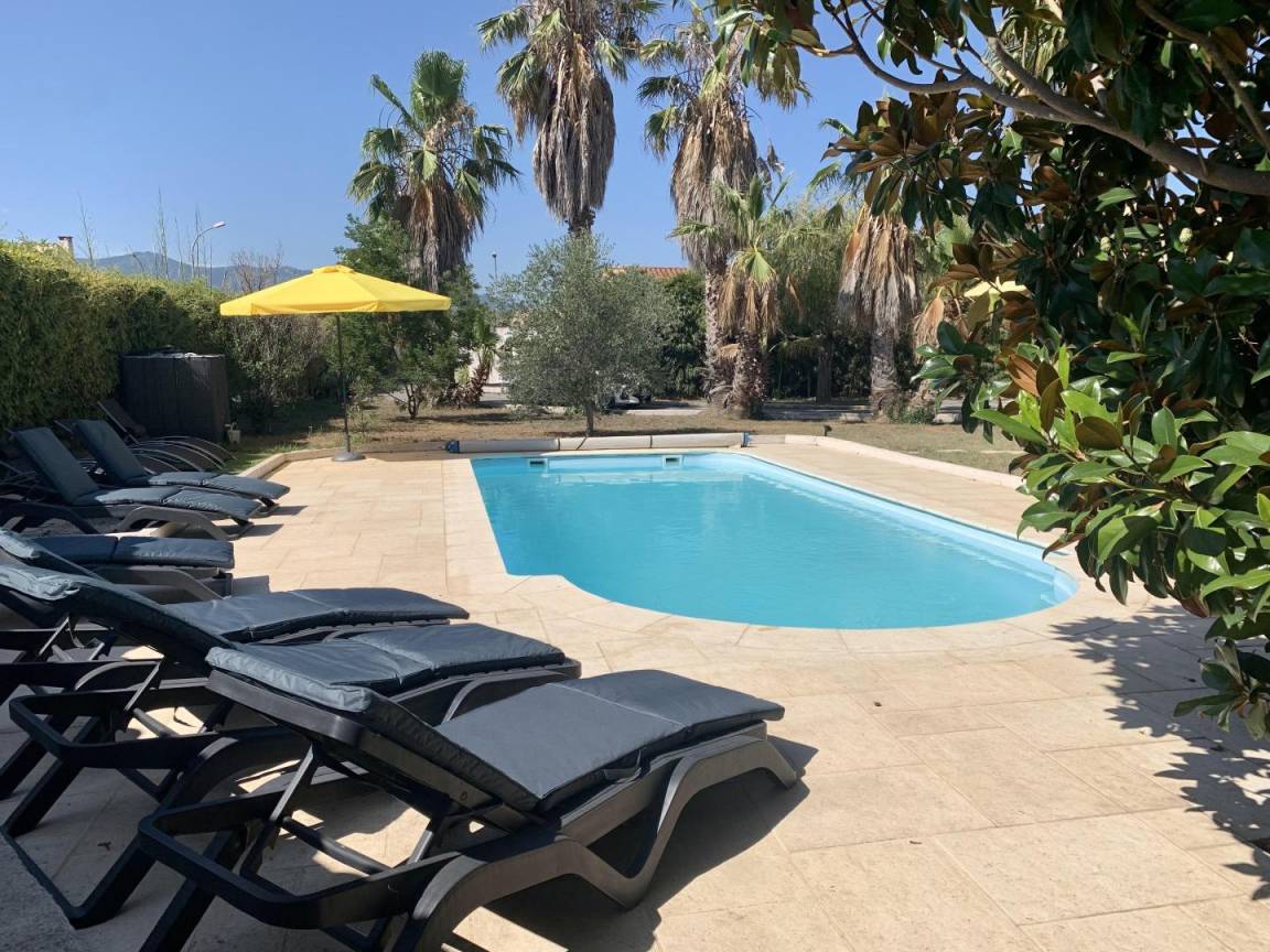 145 M² Gîte ∙ 4 Chambres ∙ 8 Personnes - Perpignan