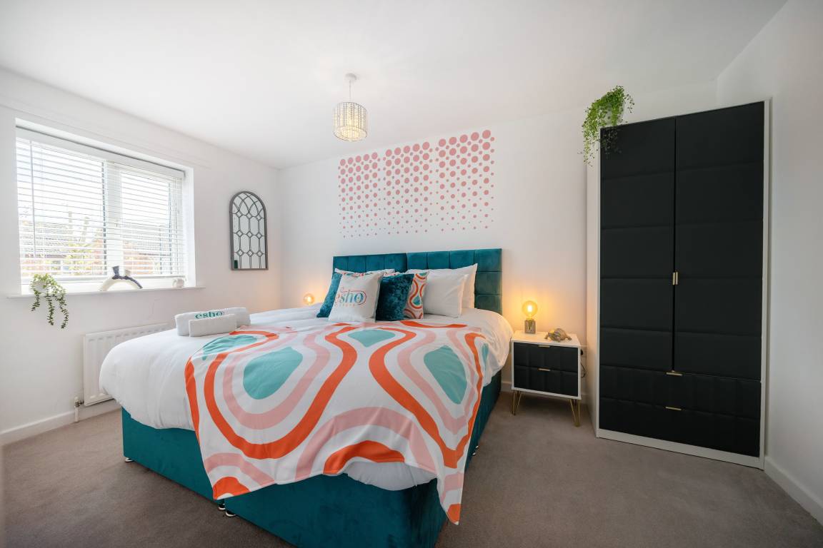 House ∙ 3 Bedrooms ∙ 8 Guests - Coventry