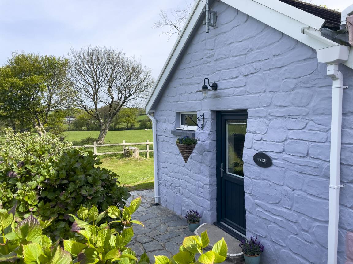 Cottage ∙ 2 Bedrooms ∙ 4 Guests - Cardigan