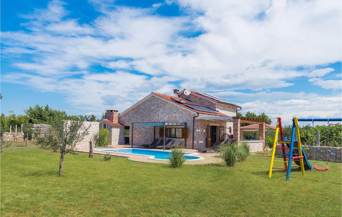 145 M² Ferienhaus ∙ 4 Schlafzimmer ∙ 6 Gäste - Vodice