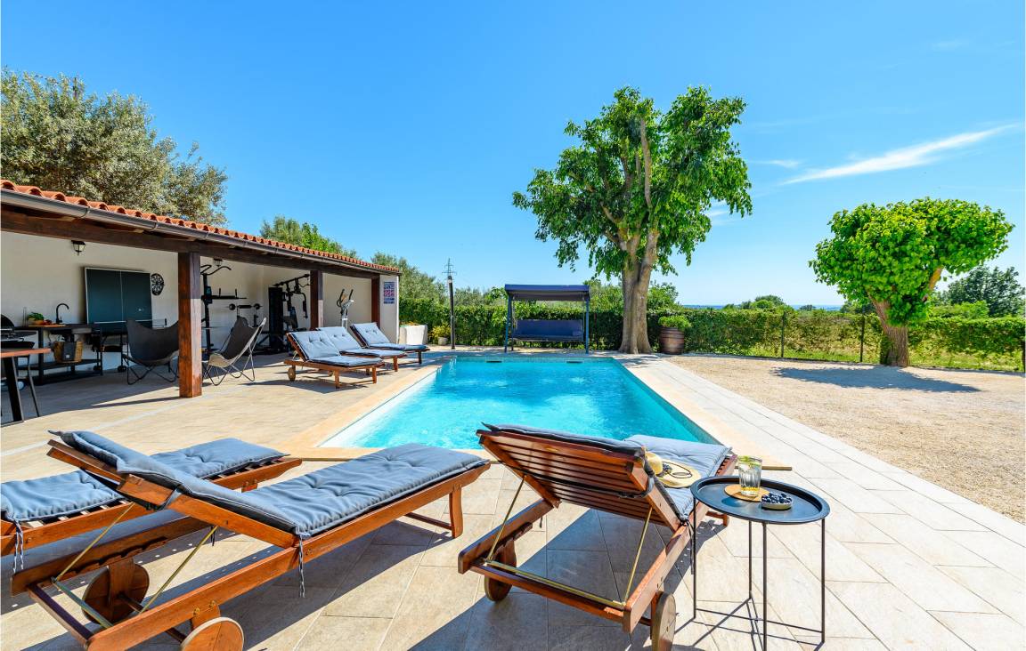 122 M² House ∙ 3 Bedrooms ∙ 7 Guests - Pula