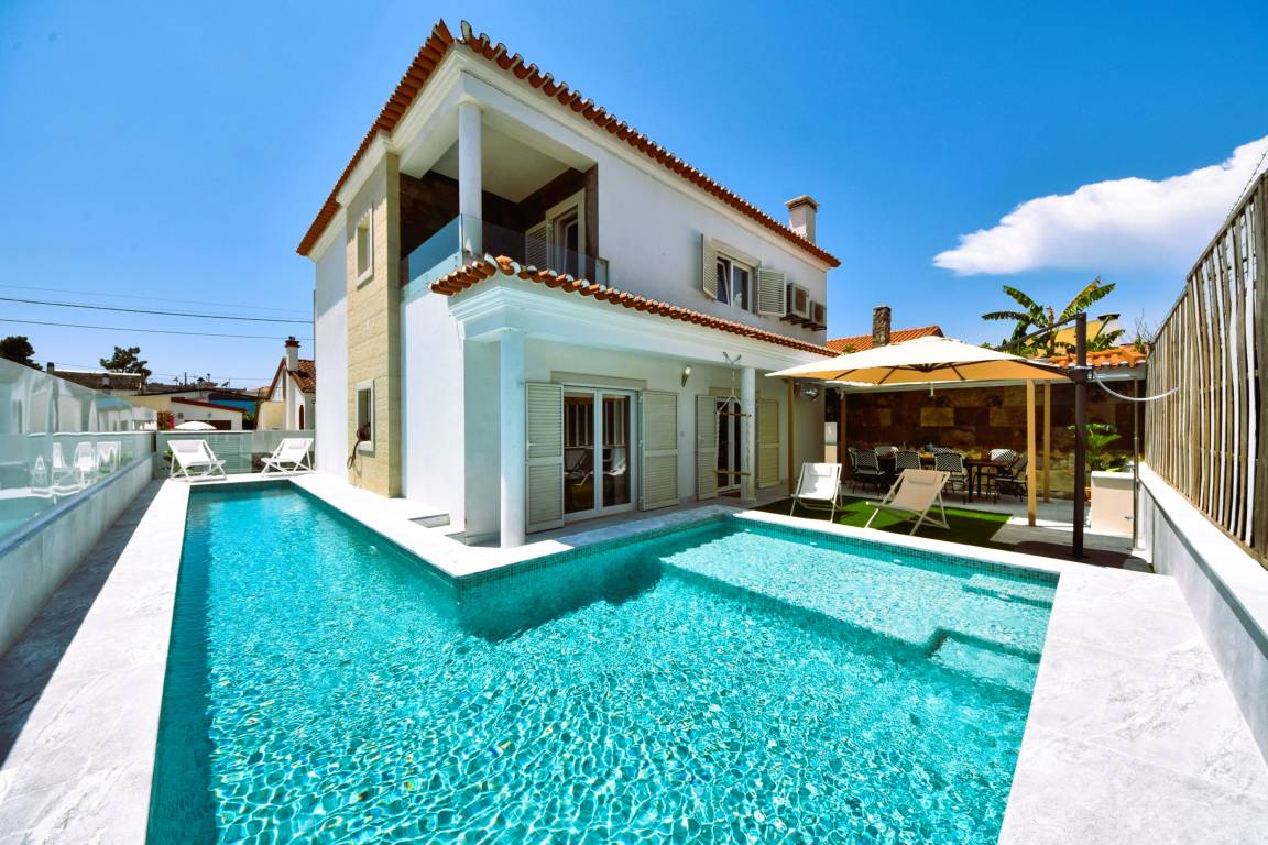 Villa ∙ 4 Bedrooms ∙ 10 Guests - Almada
