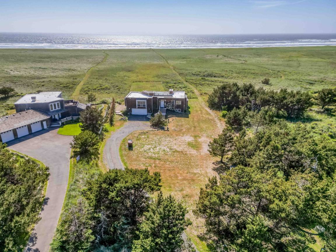 230 M² House ∙ 4 Bedrooms ∙ 8 Guests - Astoria, OR