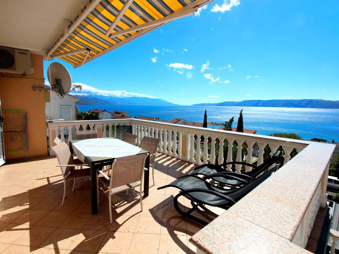 125 M² Apartment ∙ 3 Bedrooms ∙ 6 Guests - Novi Vinodolski
