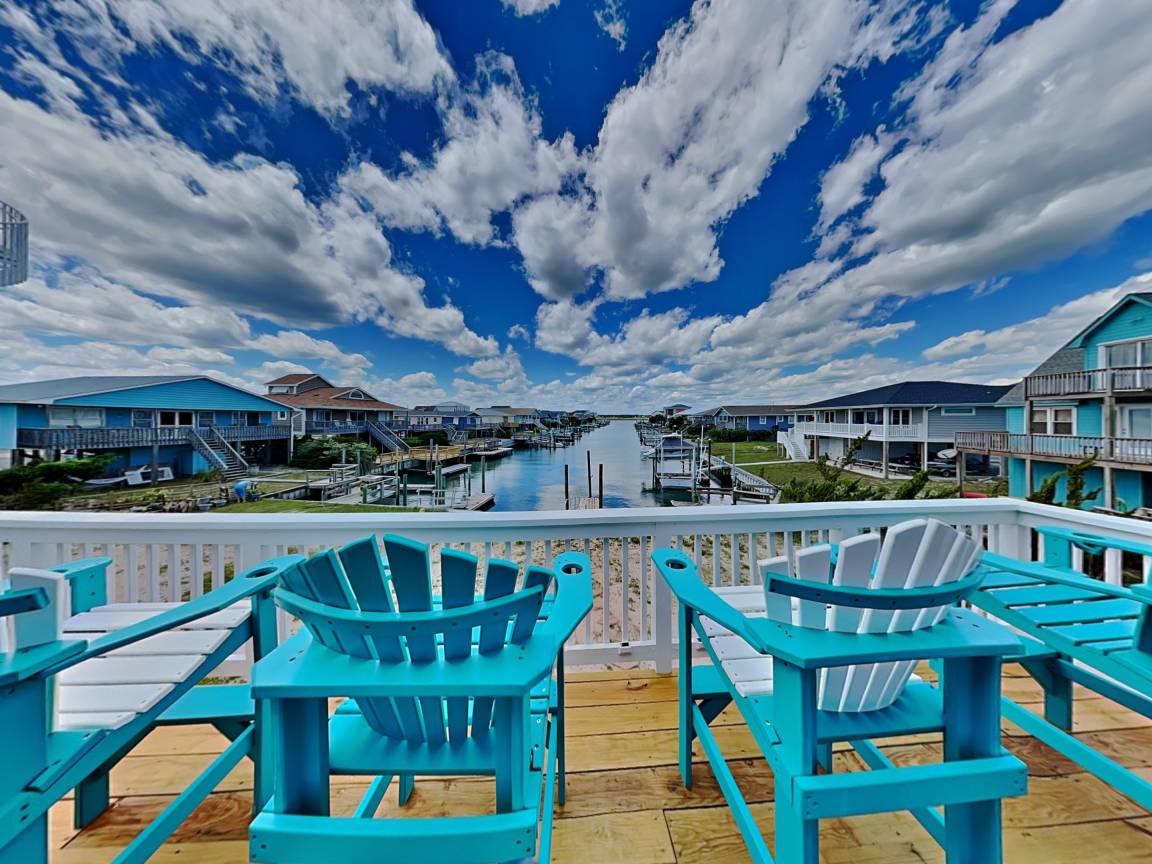 123 M² House ∙ 3 Bedrooms ∙ 7 Guests - Hampstead, NC