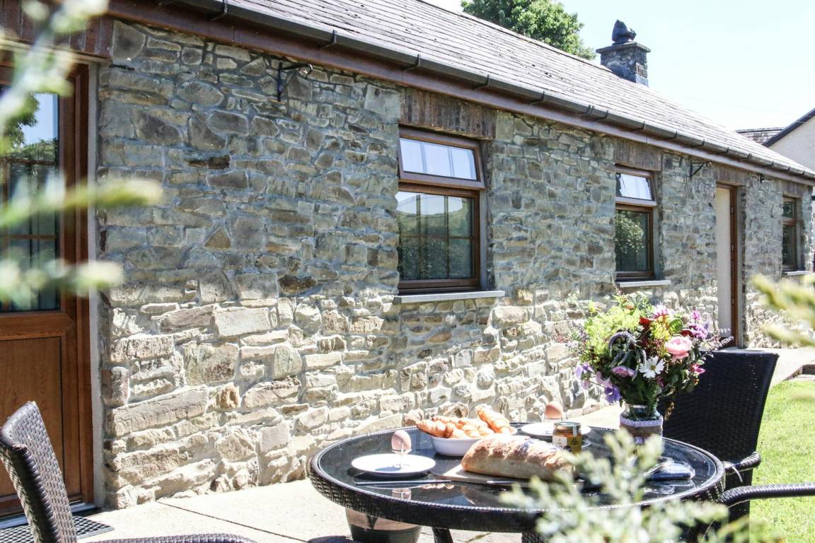 51 M² Cottage ∙ 2 Bedrooms ∙ 4 Guests - Ceredigion