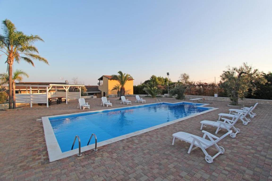 190 M² Villa ∙ 4 Habitaciones ∙ 10 Huéspedes - Torre San Giovanni